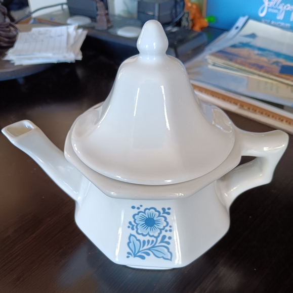 Avon | Kitchen | Teapot | Poshmark